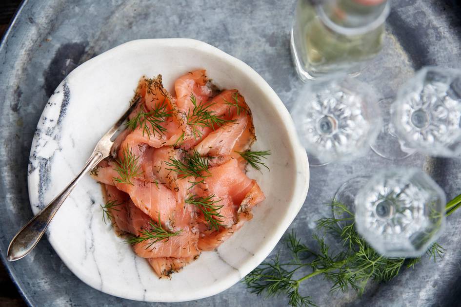 Salmon gravlax, cured salmon or gravad lax | Visit Sweden